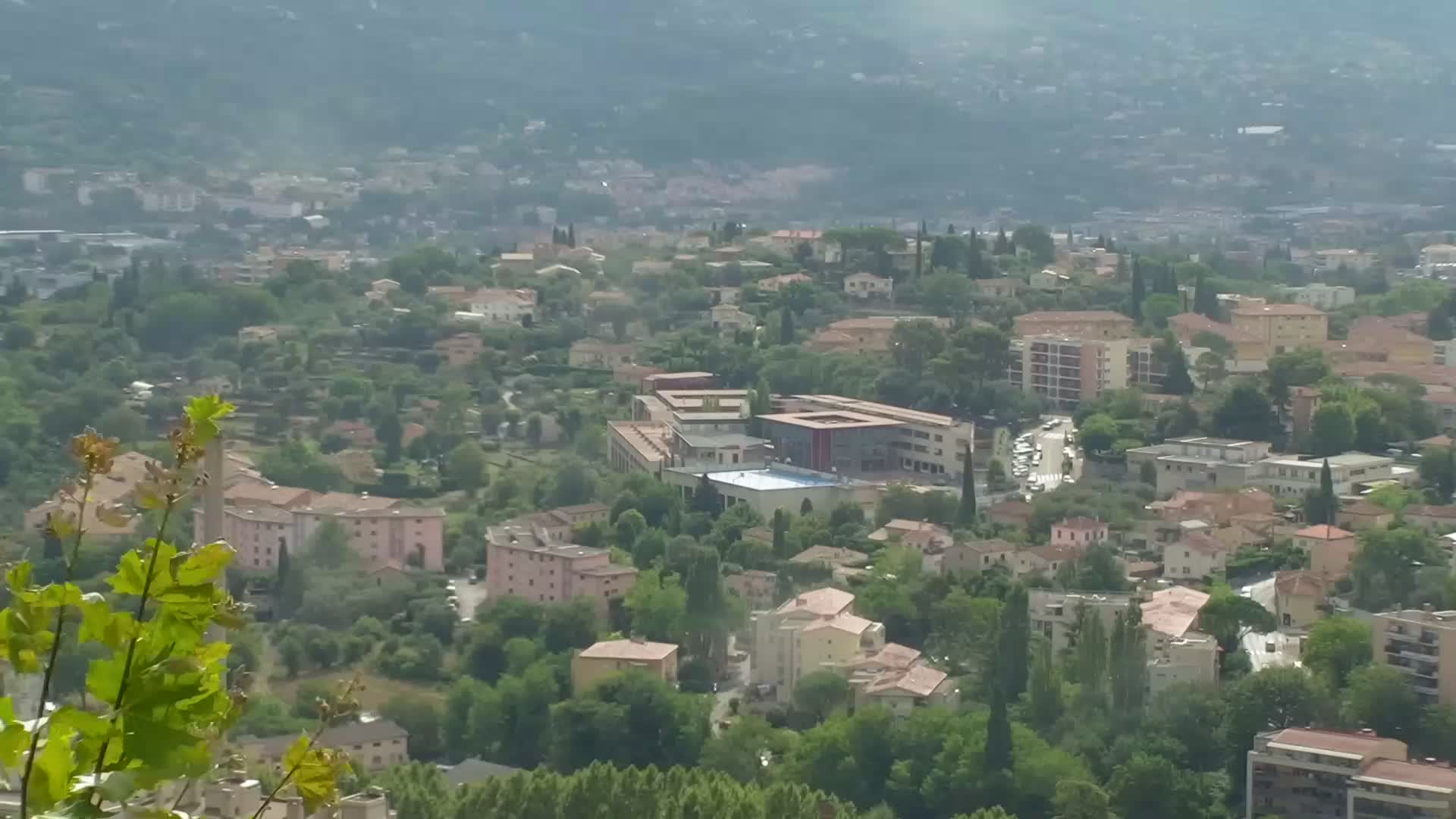 Live HD Webcam Grasse: Quartier St Claude et Le Plan,Grasse: Quartier ...
